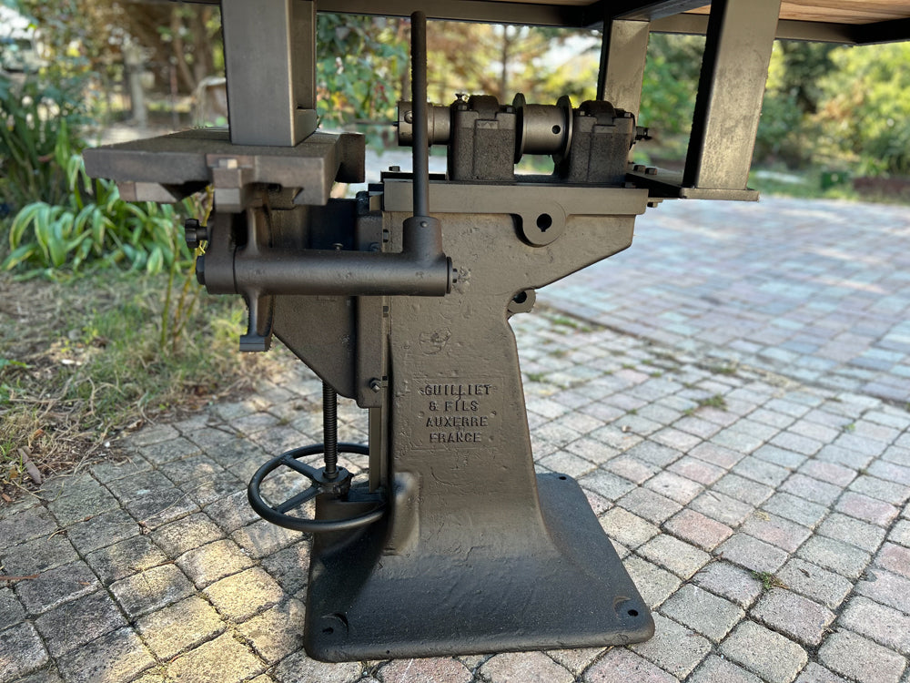 Table industriel piétement fonte modèle unique de meuble industriel – BROCANTETENDANCE