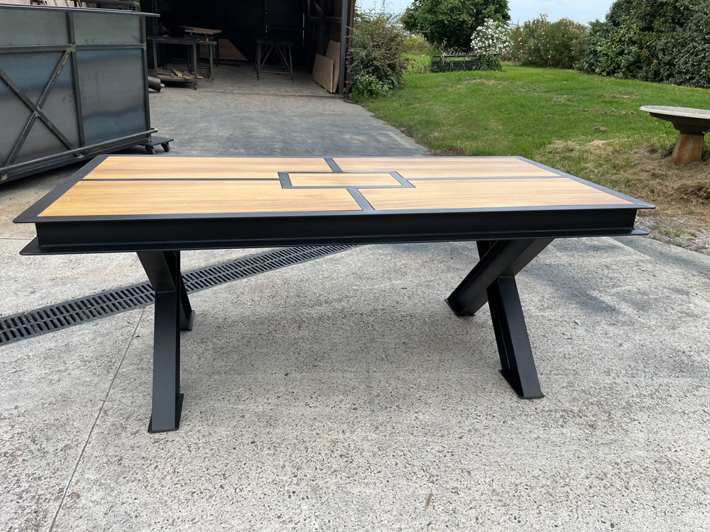 Table cerclage IPN table industrielle sur mesure en bois et métal – BROCANTETENDANCE